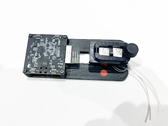 フランスのAryballe社が開発した、特許取得済みのバイオセンサー式においセンサー「NeOse Advance」のポータブルタイプ ...